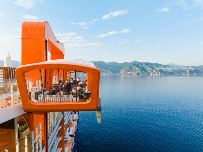 Die schwebende Lounge über dem Wasser: Celebrity Cruises bestellt 6 ...